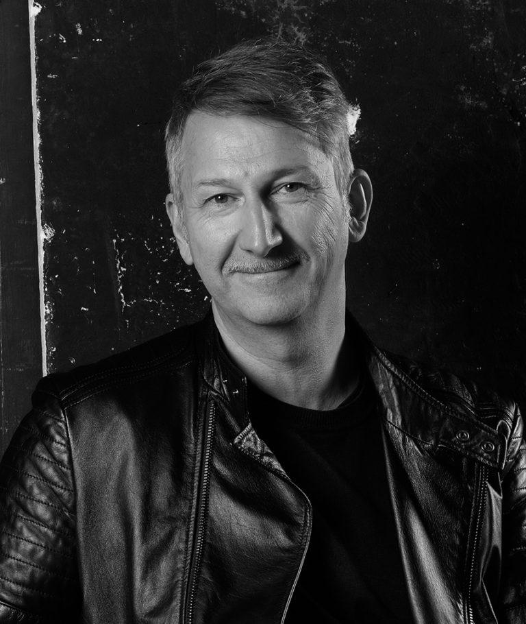 Raimondo Sandri Before Market - L'angolo del gusto en rose